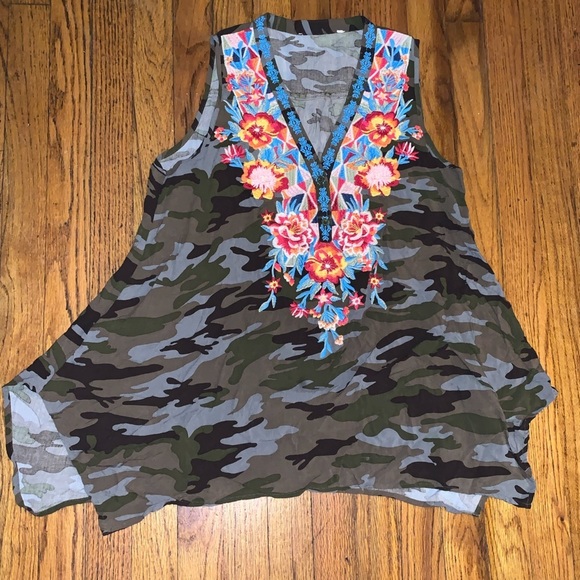 ANDREE BY UNIT | Tops | 35 Andree By Unit Camouflage Camo Floral ...